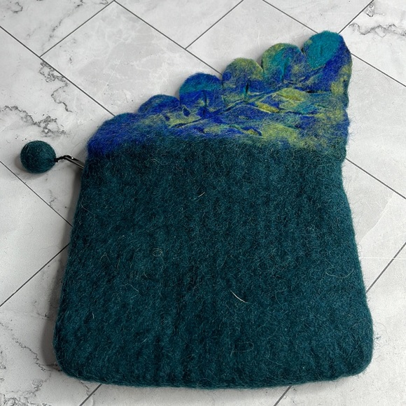Bags | Nwt Handmade Felt Wool Coin Purse Zip Closure With Flap Round ...